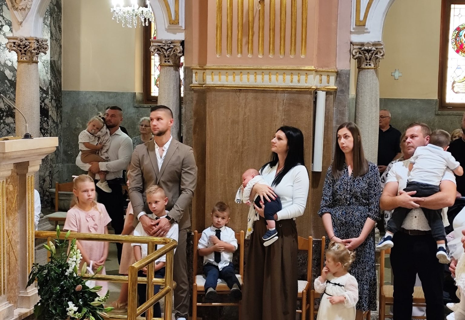 Biskup Gorski krstio peto dijete obitelji Odorjan - Radio Marija Bistrica